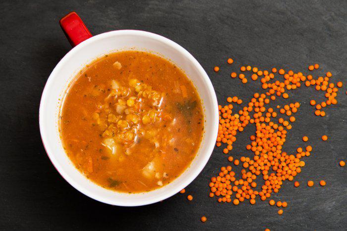 Rote Linsensuppe Rezept vegan - 2 Varianten | issgesund.de